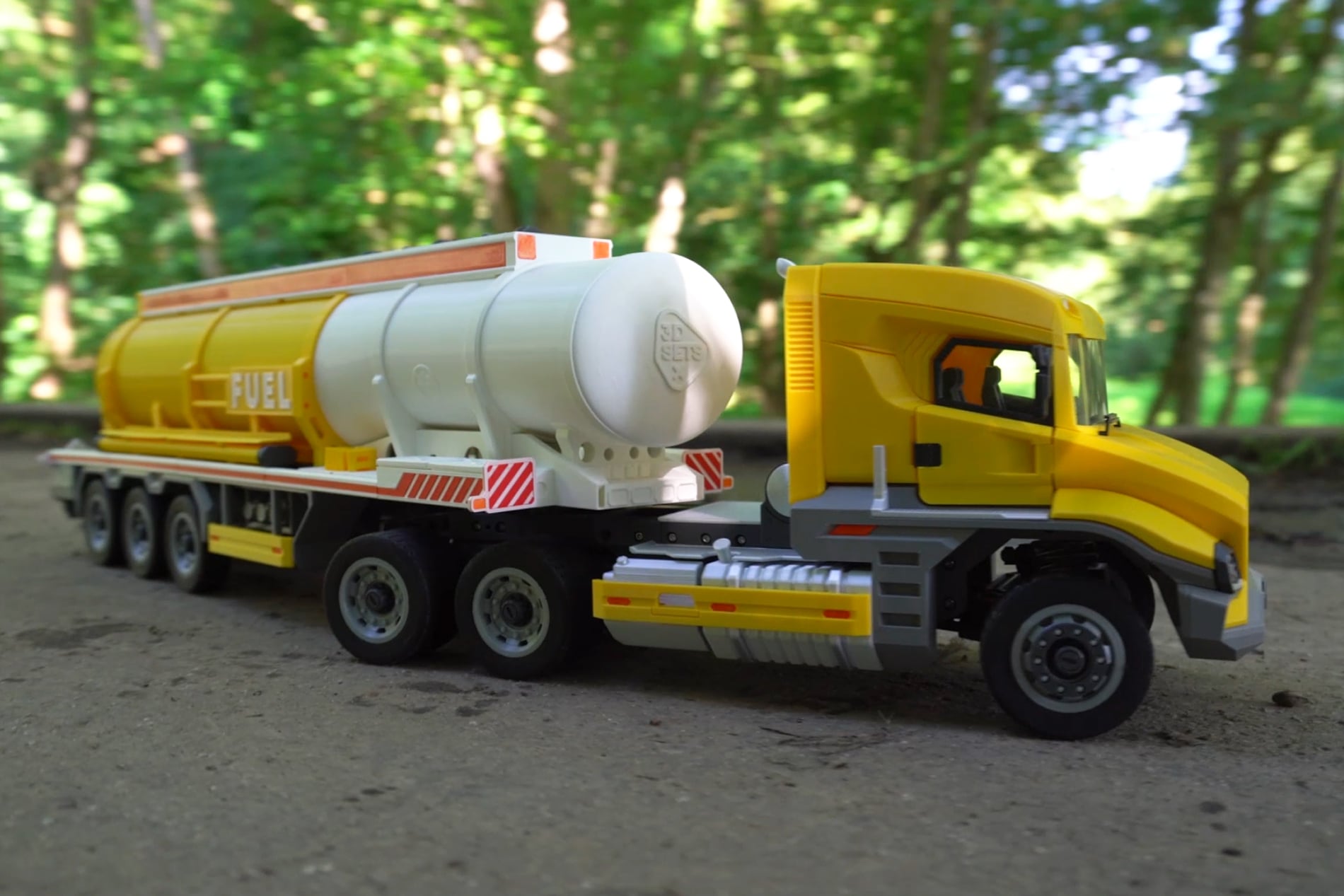 3D Sets Mini Truck: Roady Tanker Trailer – 3D Sets